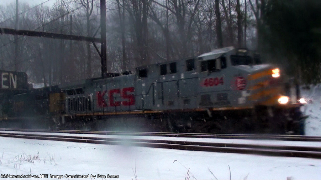 KCS AC44CW 4604 leads W088